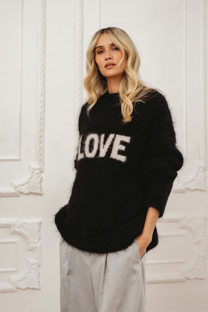 NOWOŚCI - By the Moon